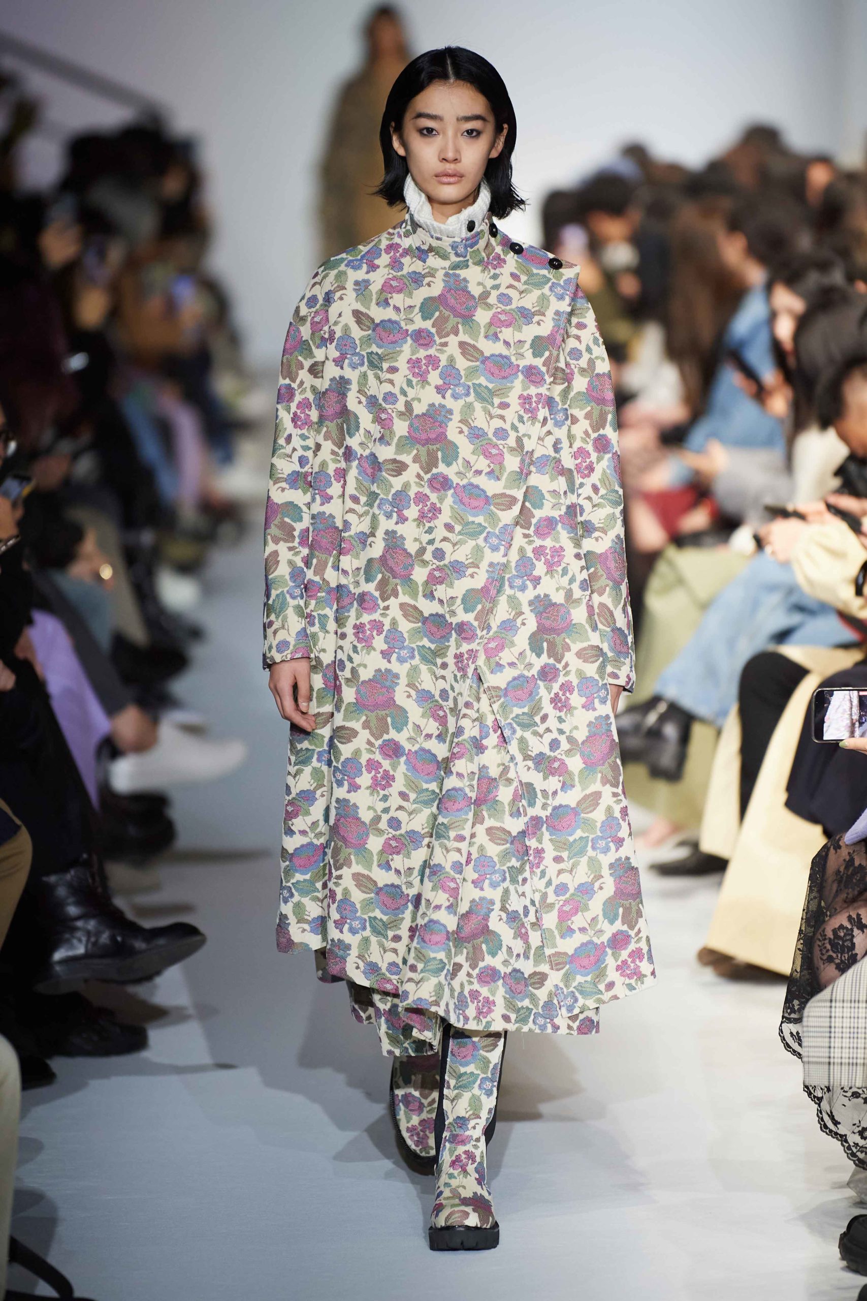LOOKS – Dawei