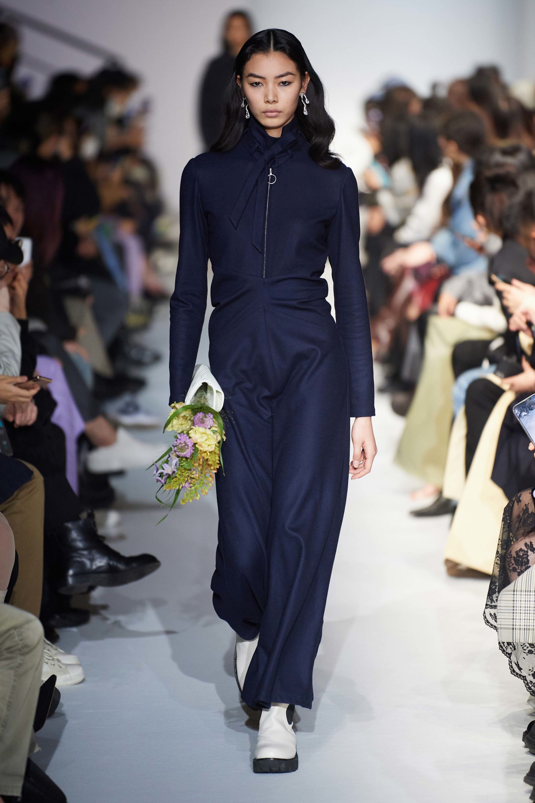 LOOKS – Dawei