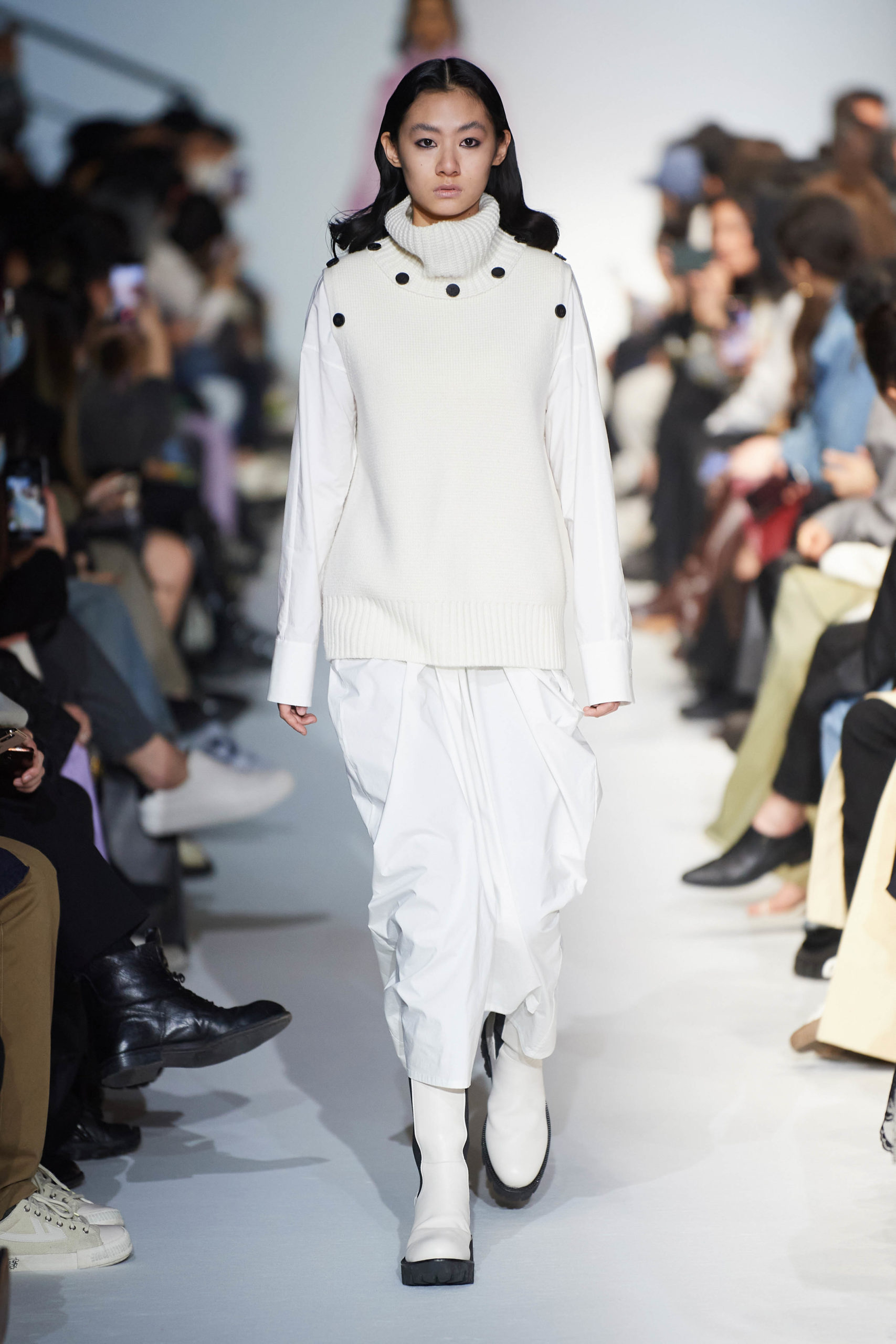 LOOKS – Dawei