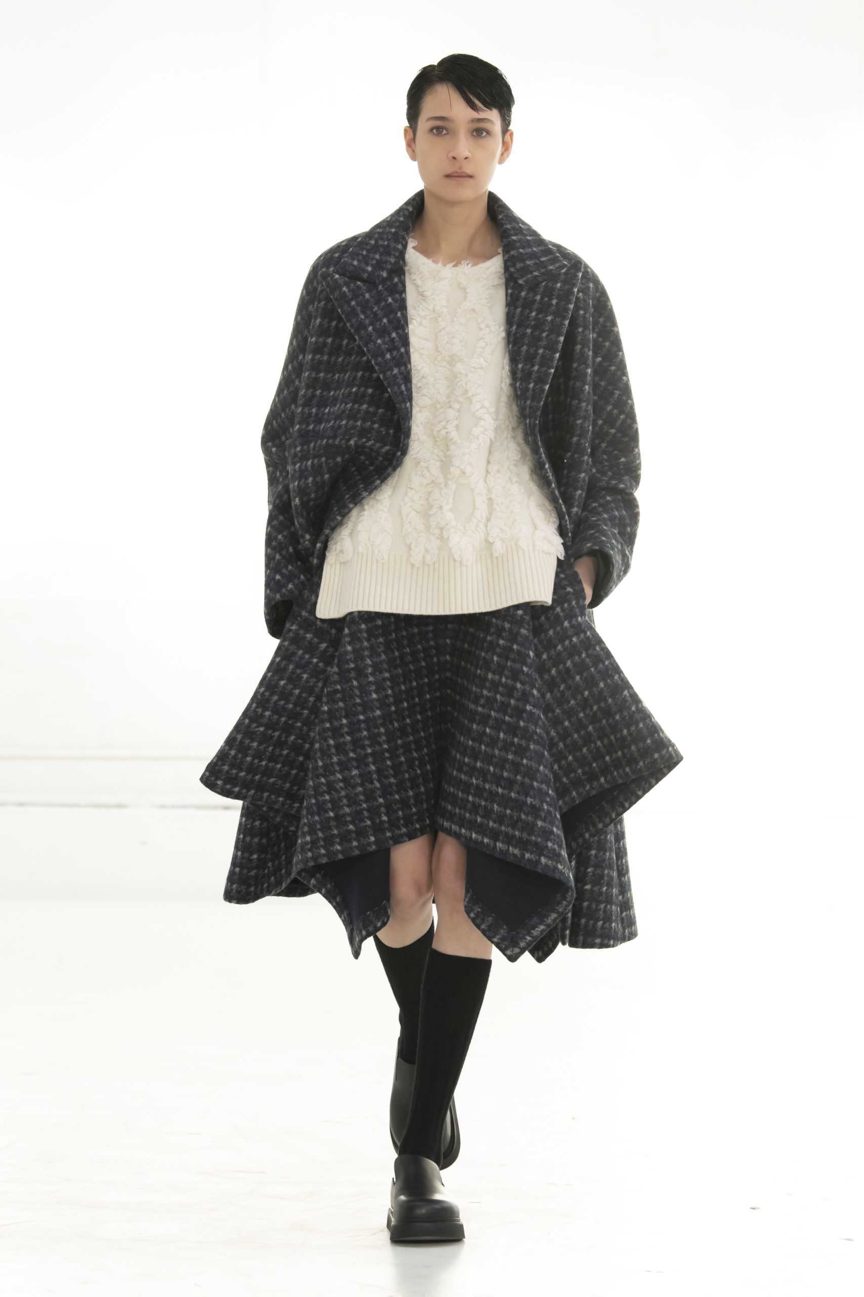 LOOKS – Dawei