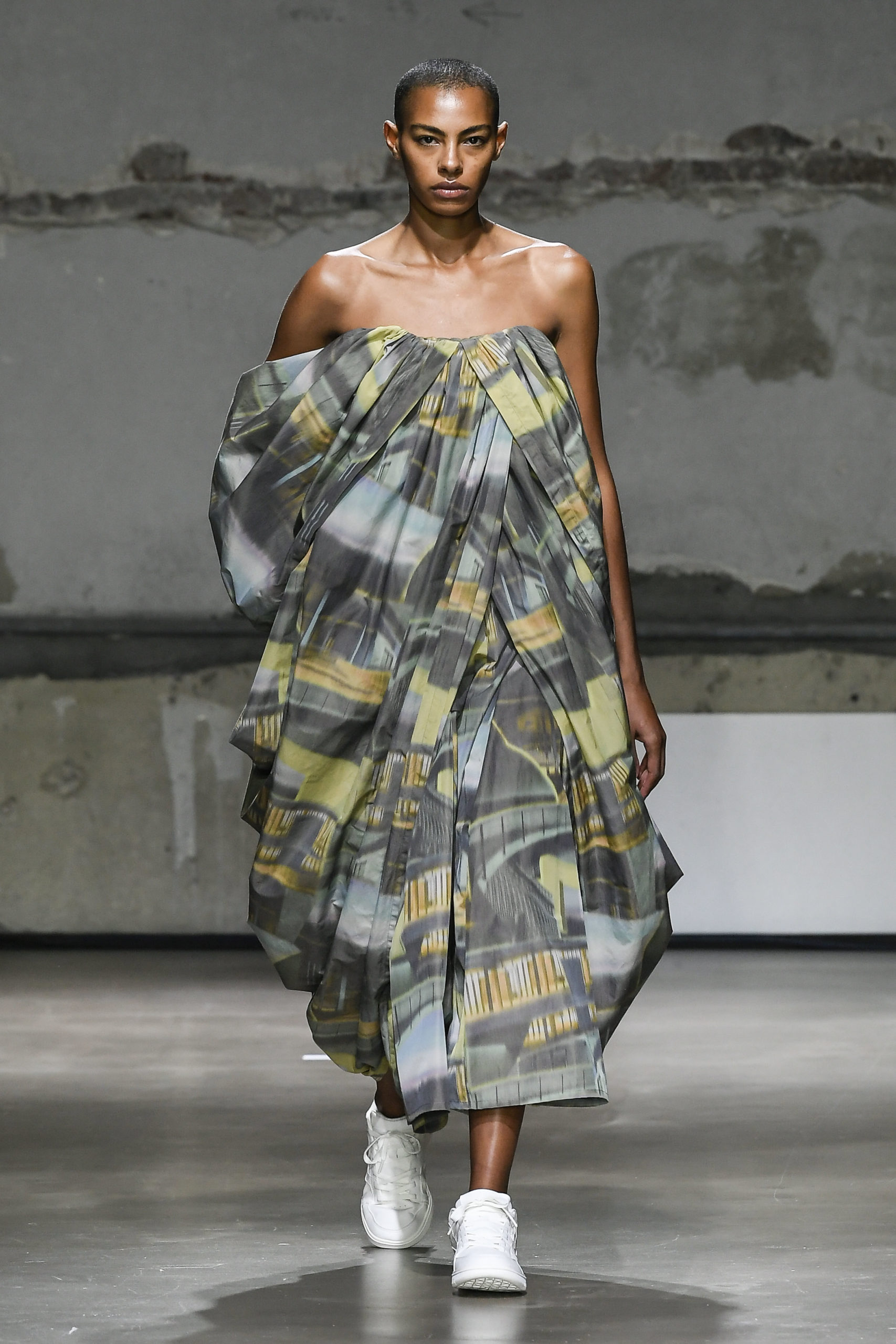 LOOKS – Dawei