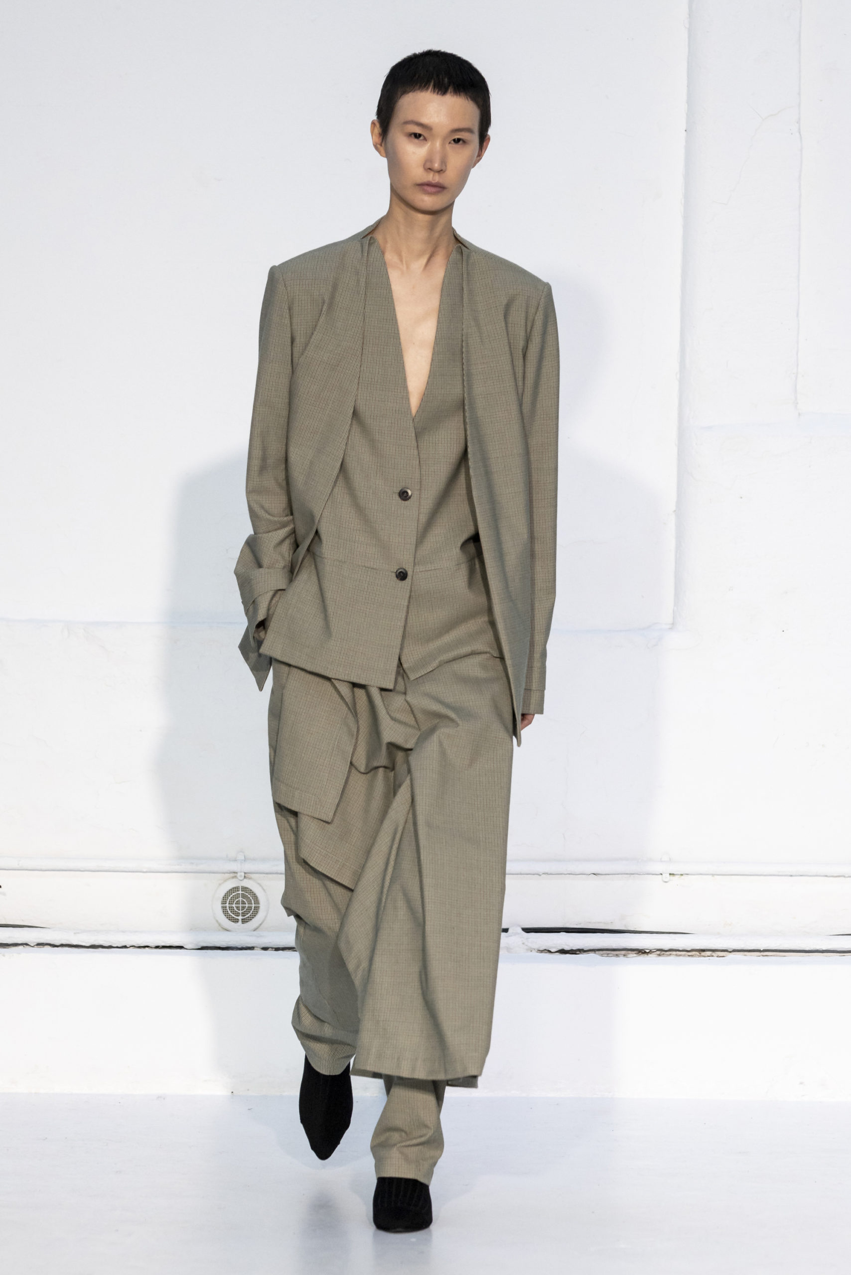 LOOKS – Dawei Studio